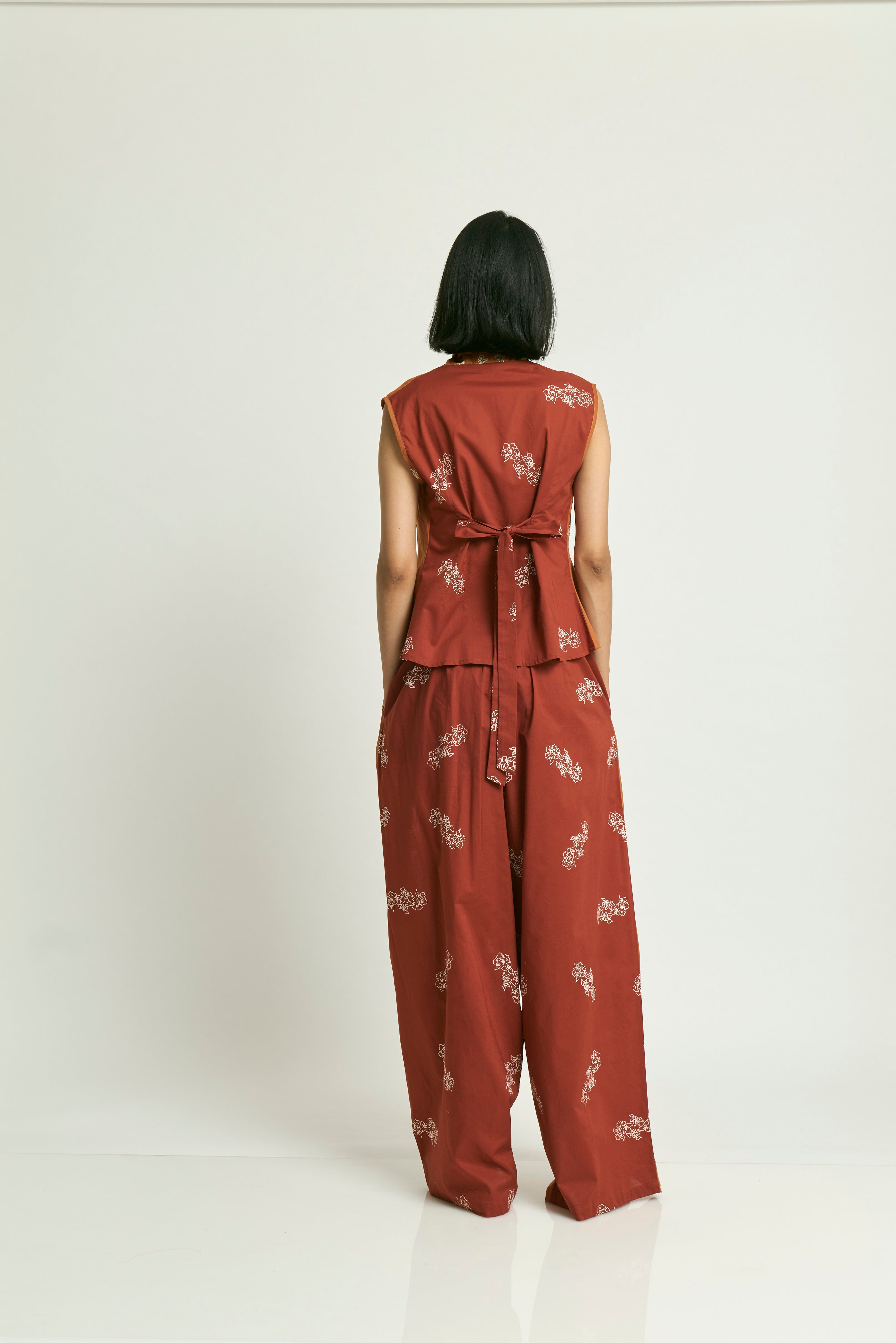 "Untaian Bunga Pencar" - Kebaya Santai – Sejauh